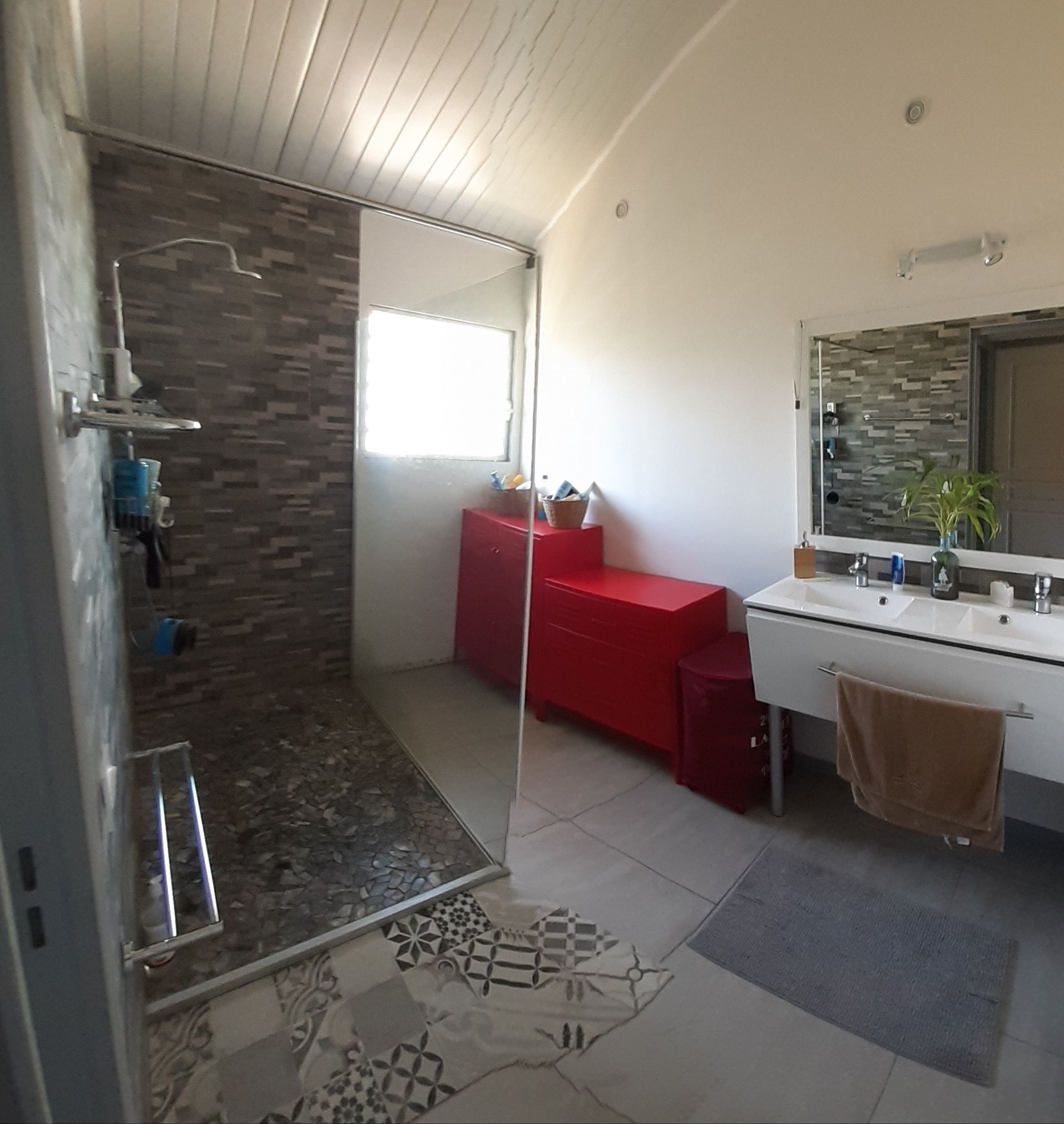 House with swimming pool in La Foa, New Caledonia - Matthieu's place