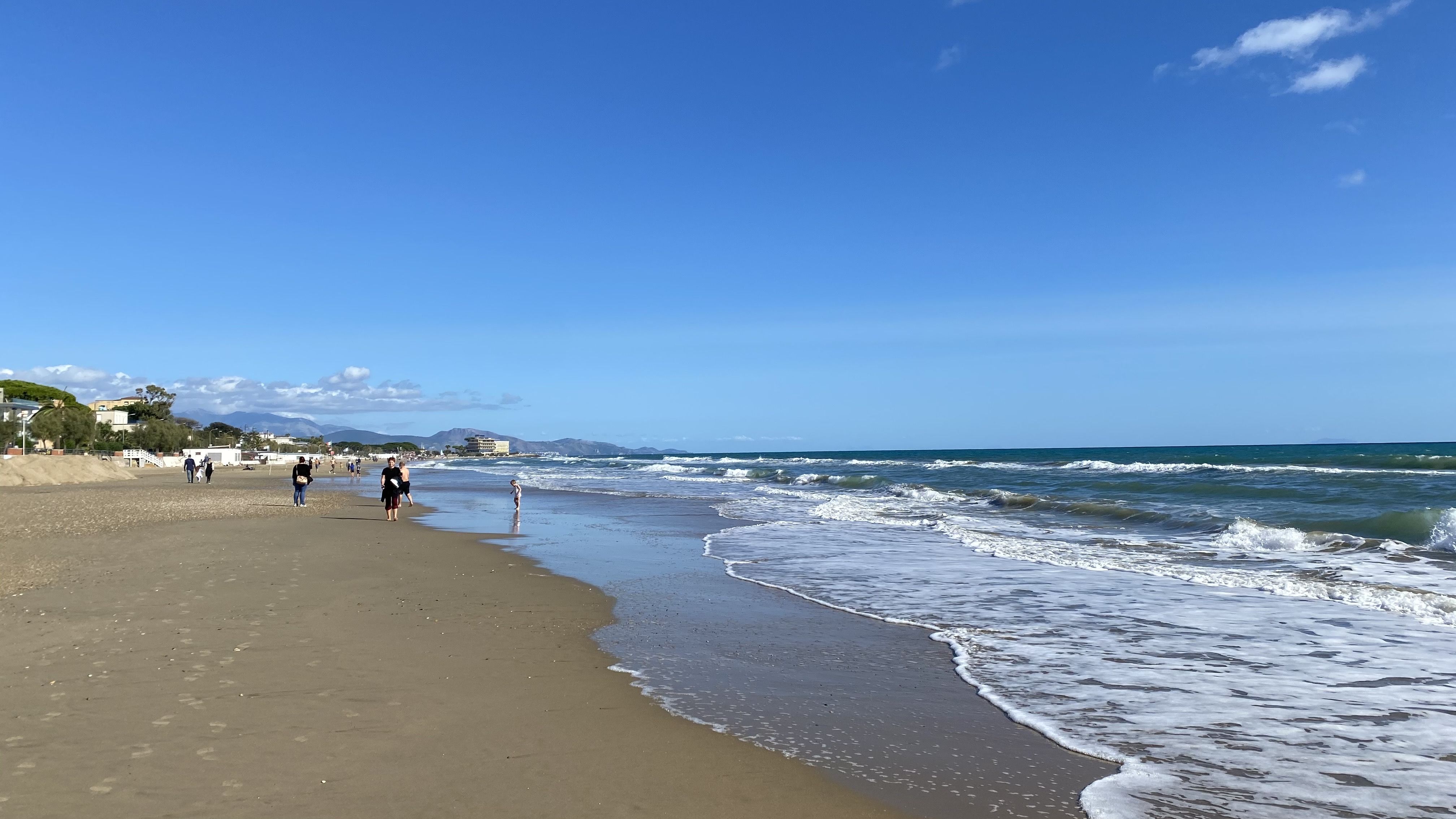 Lovely beach apt in Terracina
