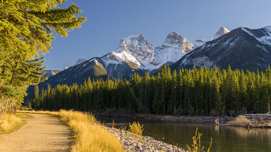 Mountain views in the heart of Canmore