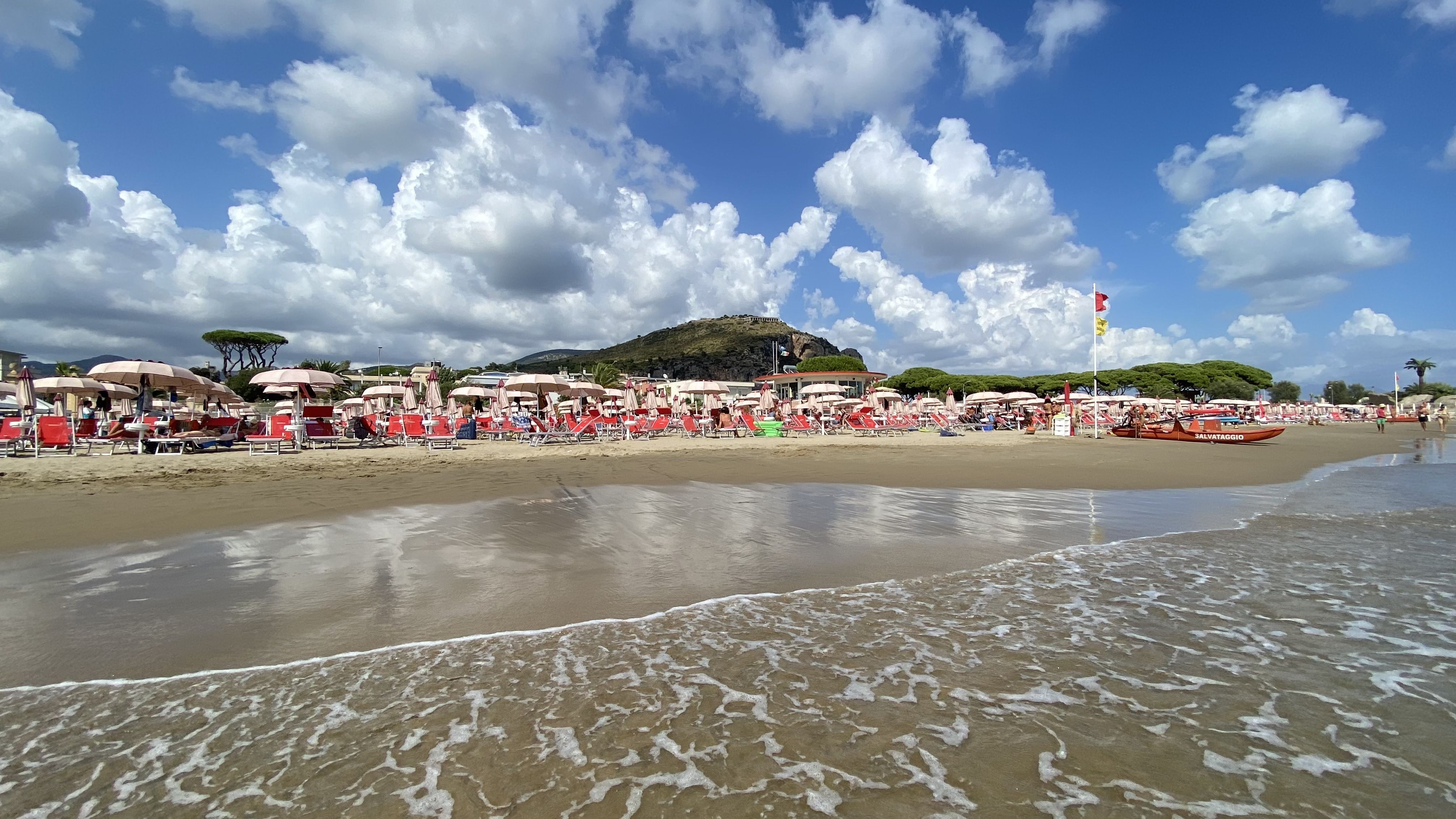 Lovely beach apt in Terracina