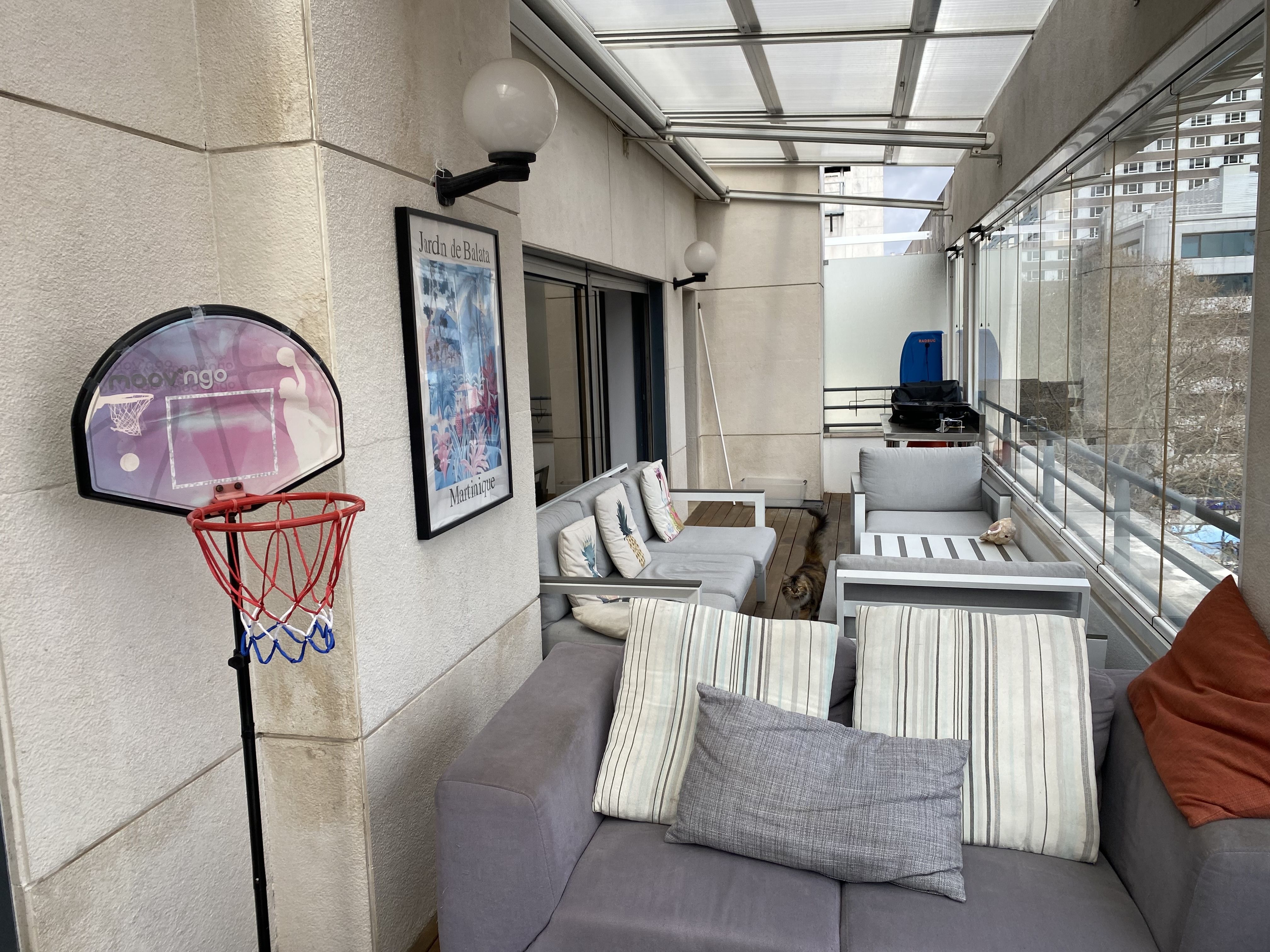 Floreova/ina Stan : 9 osobe, Lisbonne