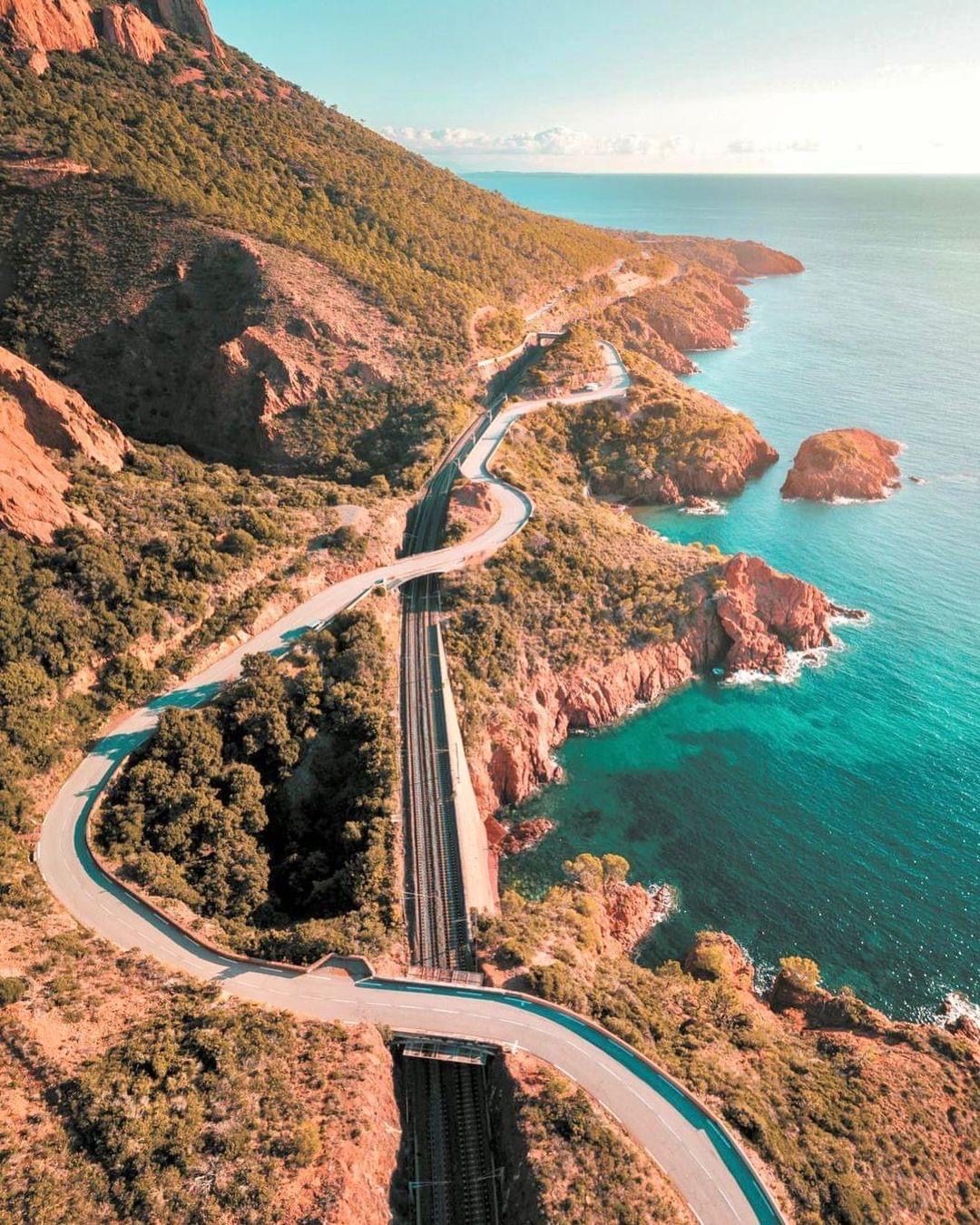 ️ of CANNES , sea view 180*, tidily decorated and fully-equipped.