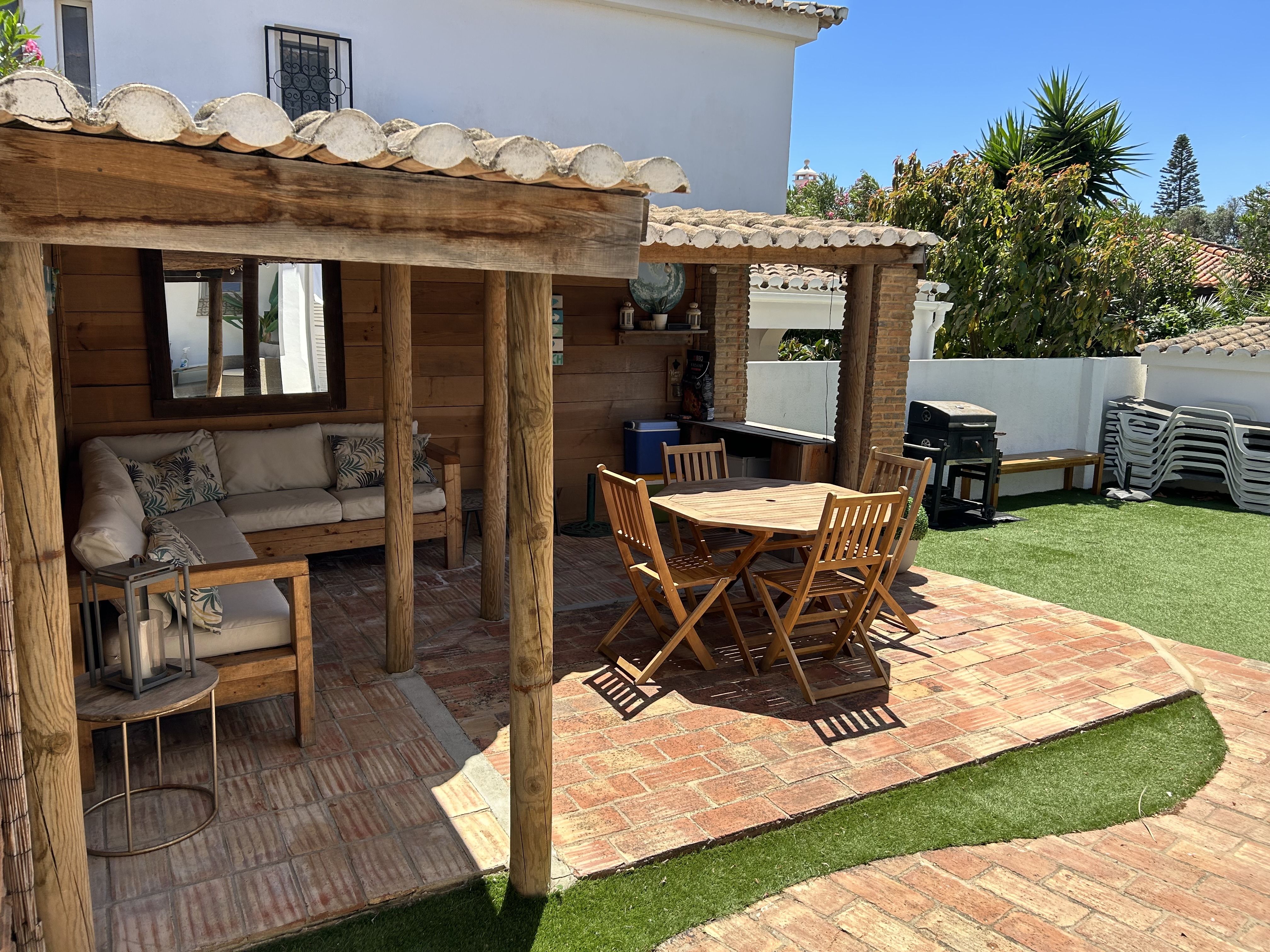 Maison avec piscine à Luz, Portugal - chez Leanne & Anthony.