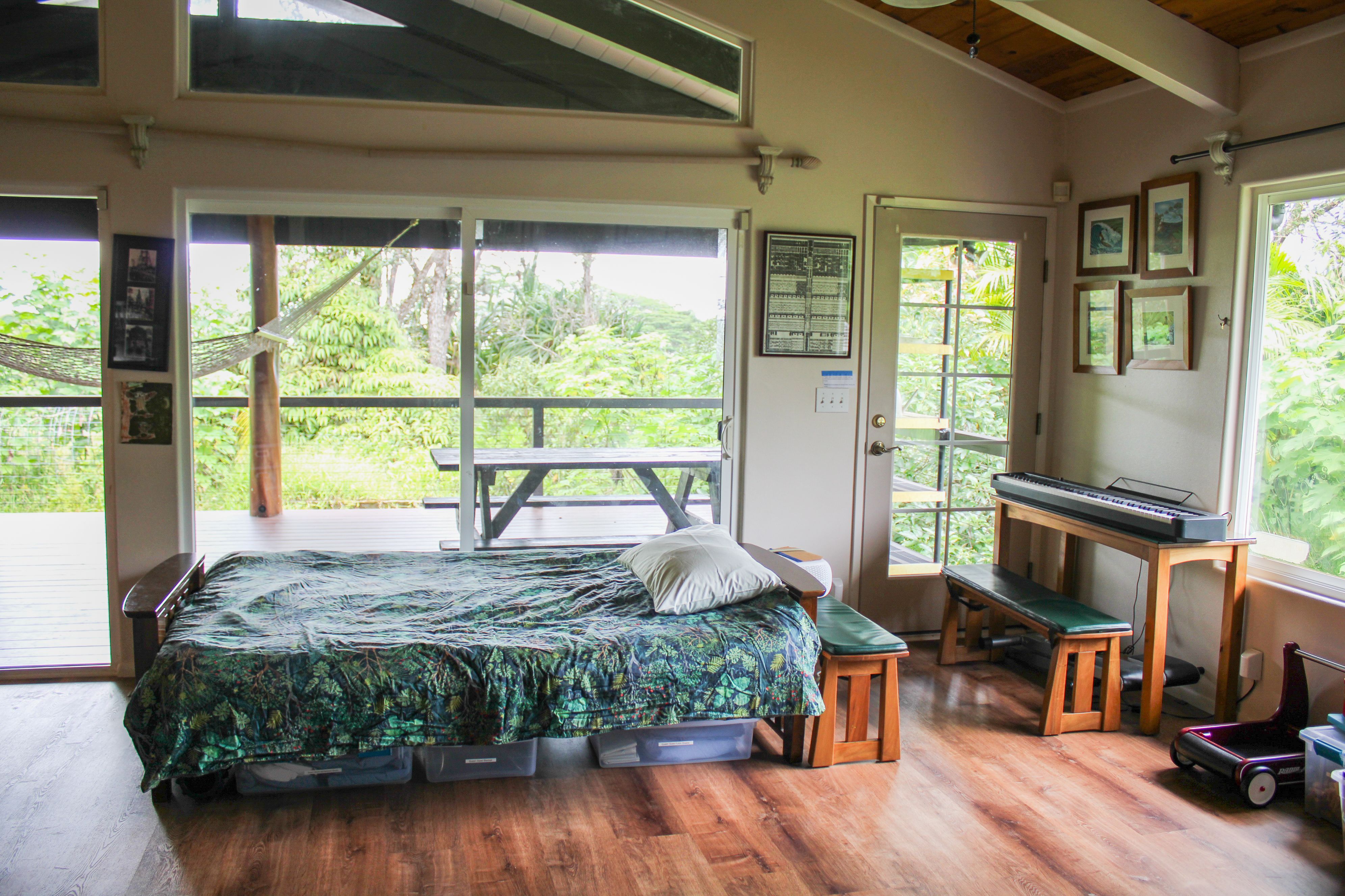 Uka Farm-Hawaii-Big Island-Family Home on Secluded 3 Acre Farm-15 minutes
