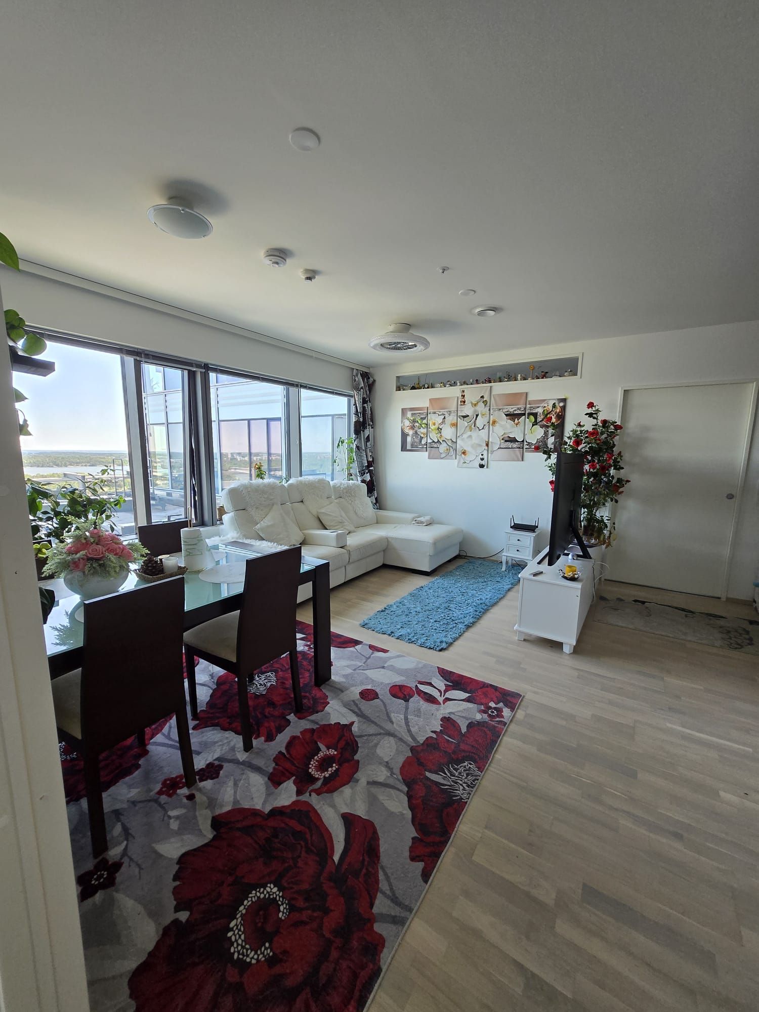 Mika's house: Two-bedroom apartment on the 22nd floor with stunning views